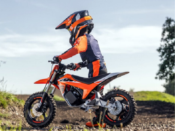 Mini Electric Dirt Bike Review: Is It Faster Than Gas Mini Bikes ...